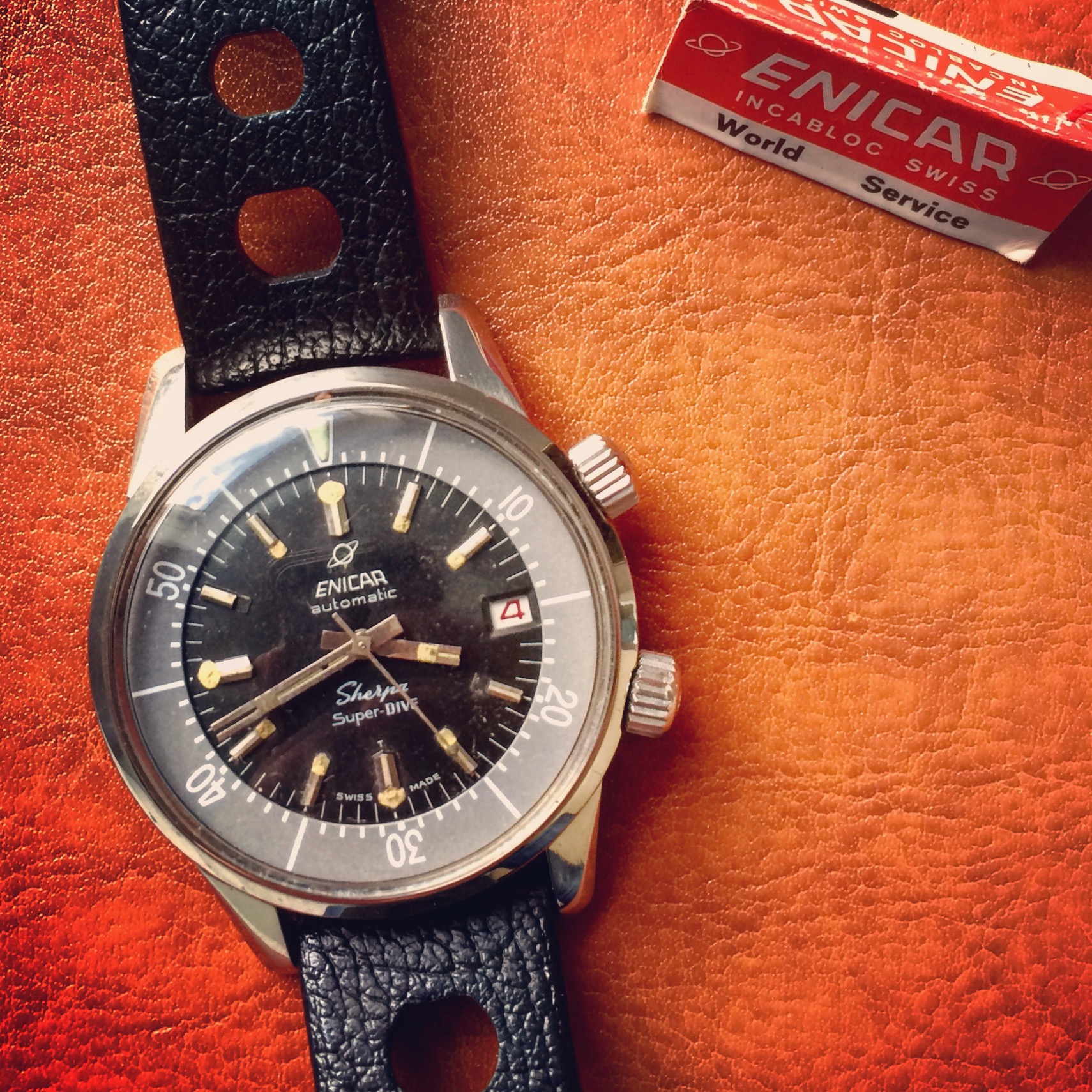 Signs of Saturn: the transition of the Enicar logo | Time for a Change